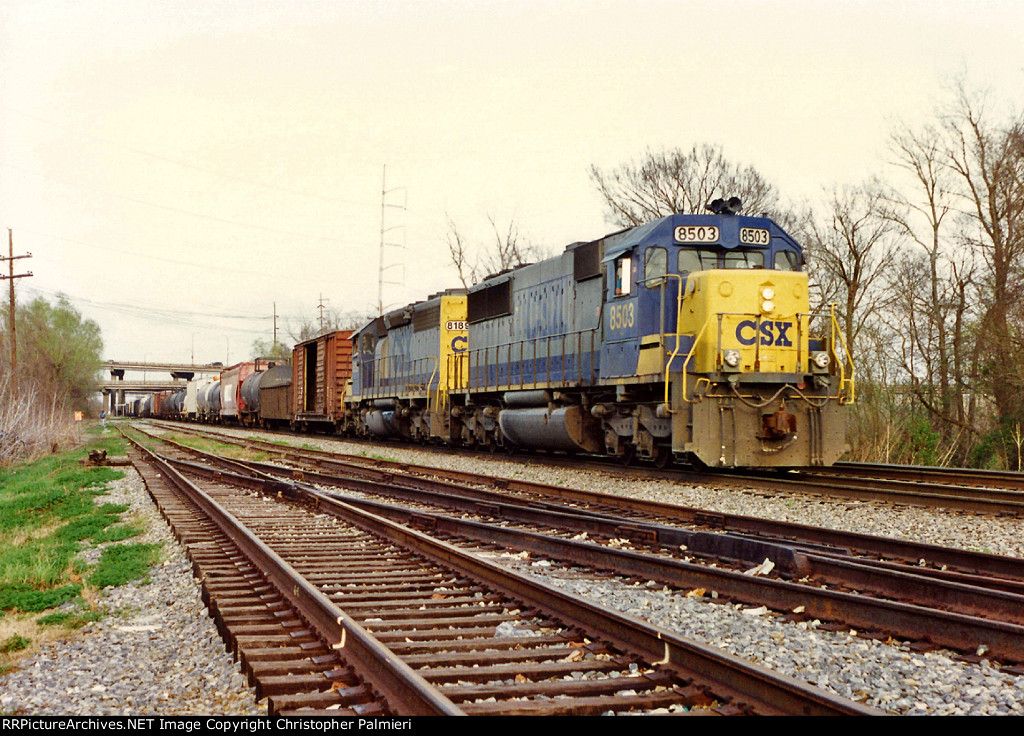 CSXT 8503 and CSXT 8189 Lead Q-605-25